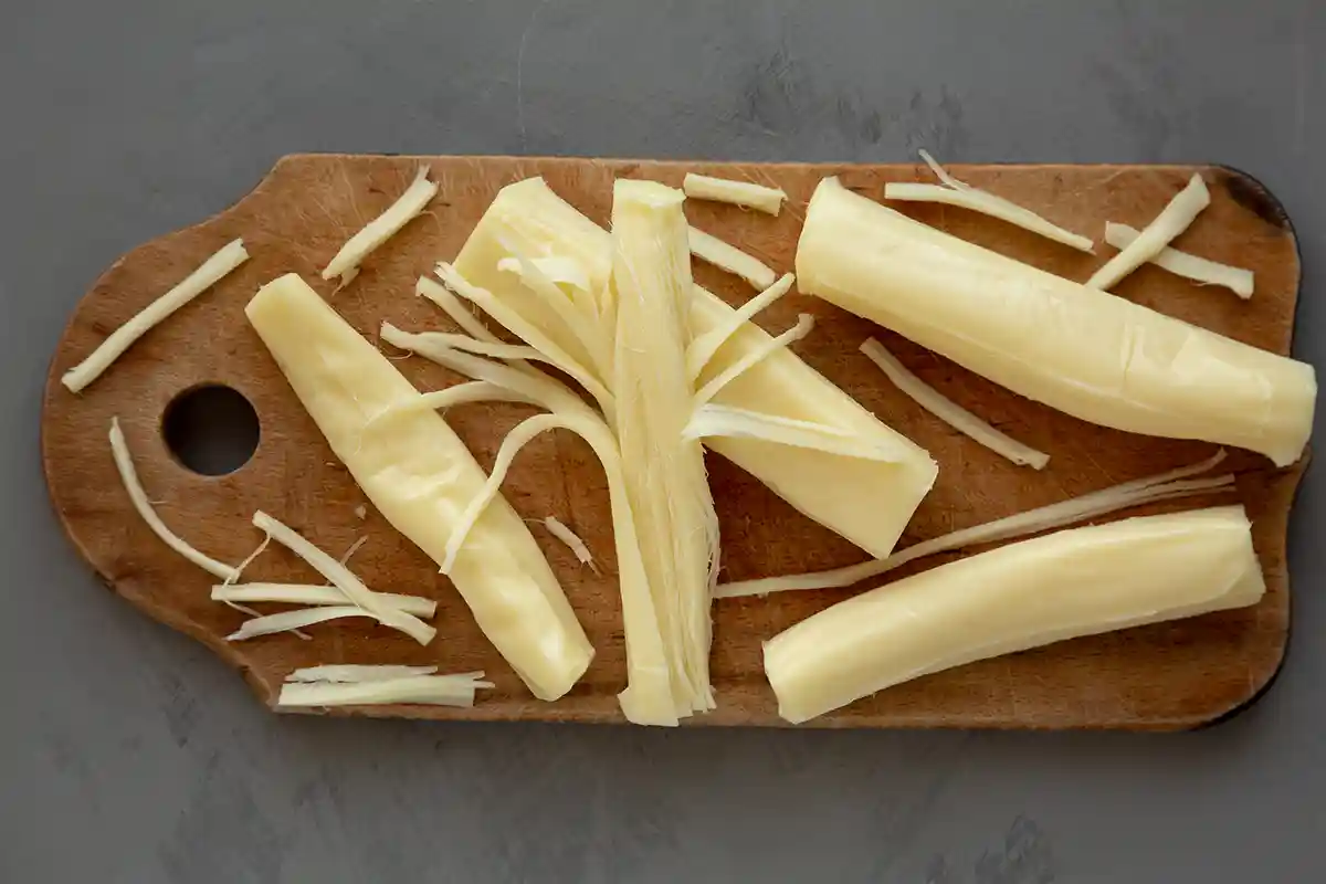What’s Inside a Cheese String? Ingredients, Nutrition, and More - Billy ...